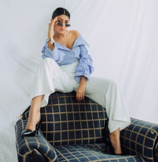 What Is A Fashion Stylist s Role During A Fashion Shoot Italian E 