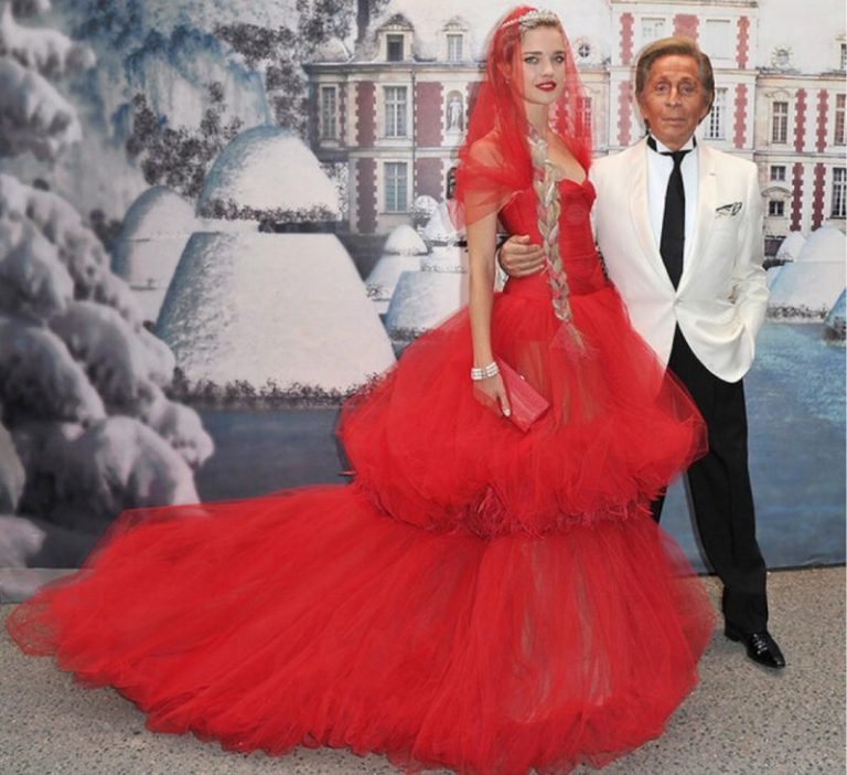 The history of Valentino in 9 famous dresses - Italian E-Learning ...